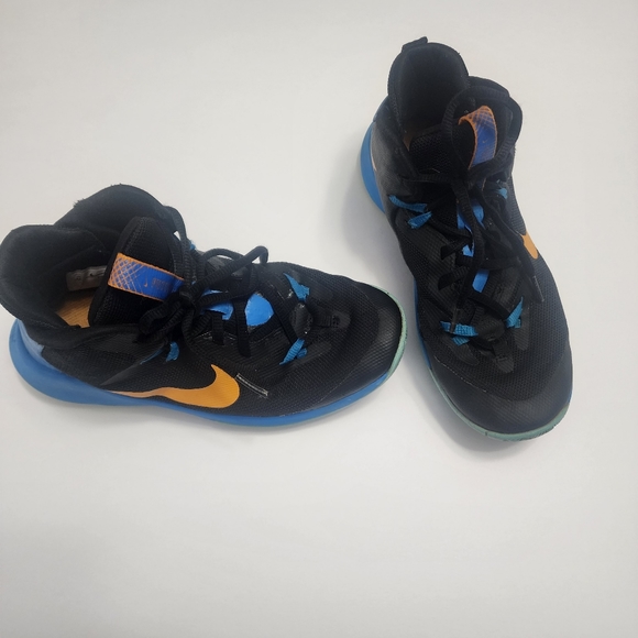 Nike | Shoes | Boys Nike Future Court Basketball Shoes | Poshmark